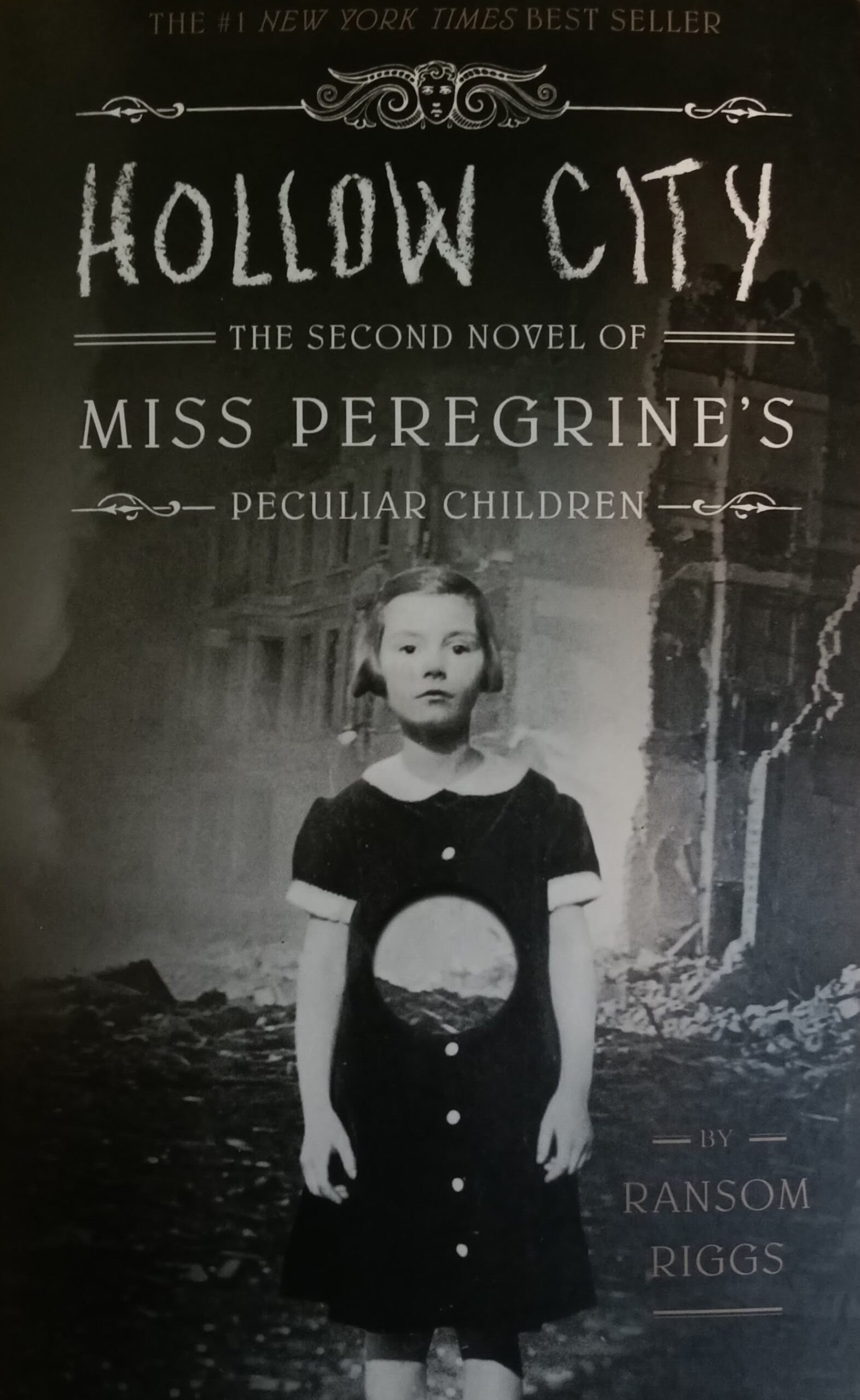 Miss Peregrine's Peculiar Children Book 2 : Hollow City - Écolivres
